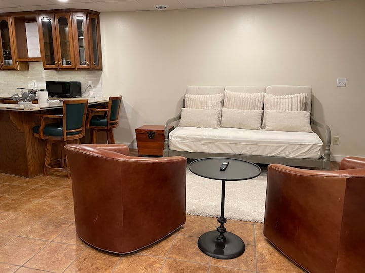 Oak Ridge Hideaway Apartment - Palisades State Park, Garretson