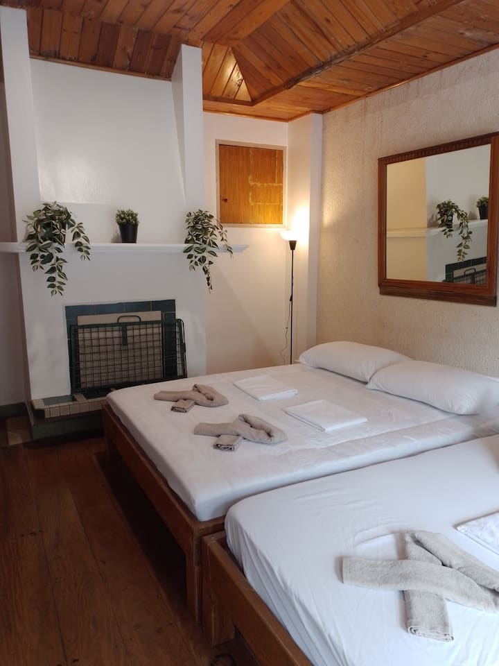 Cozy-vintage House In Baguio - バギオ
