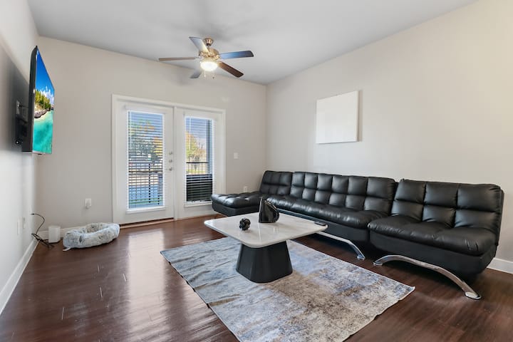 Cozy Katy Stay: Work & Family Friendly - Katy, TX
