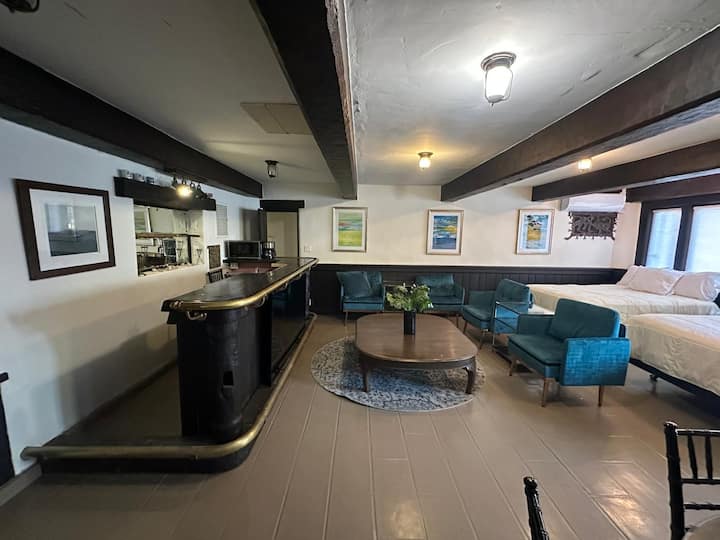 The Magic Castle Suite Newhall Six Flags Universal - Santa Clarita, CA