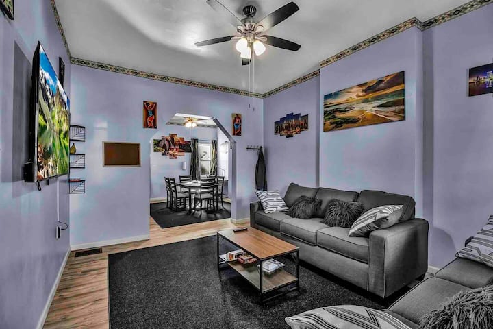 Downtown Buffalo Entire 6bd House,wifi/ac, Parking - Buffalo, NY