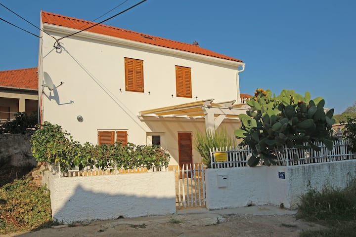 Ferienhaus Bibijan - Sali