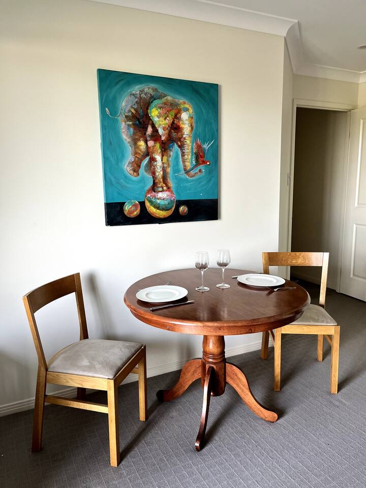 Australian Outback Spectacular: airbnb, hotels and holiday rentals