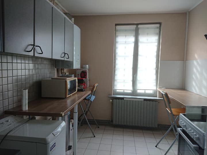 Appartement 2 Chambres Doubles Avec Parking Privé - Bourg-en-Bresse