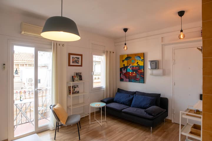 Charming Flat Near The Beach - Badalona