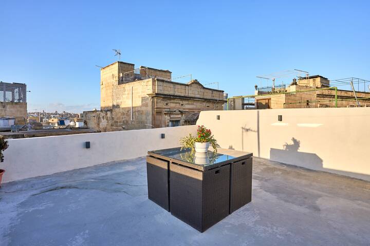 2 Bedroom Character House - Malte