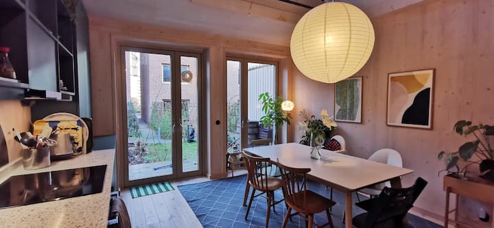 Unique Urban Wooden Townhouse - Malmö
