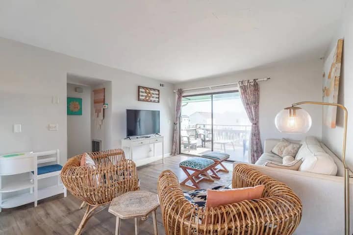 Marsh Front/2 King Beds/pool
'Beauty At The Beach' - Carolina Beach