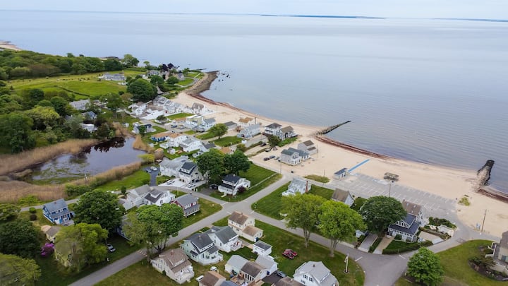 Vintage Cottage By The Sea - Connecticut