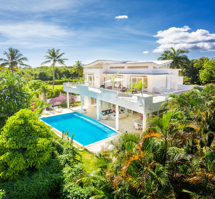 Solar-powered Villa With Private Pool - Cabarete