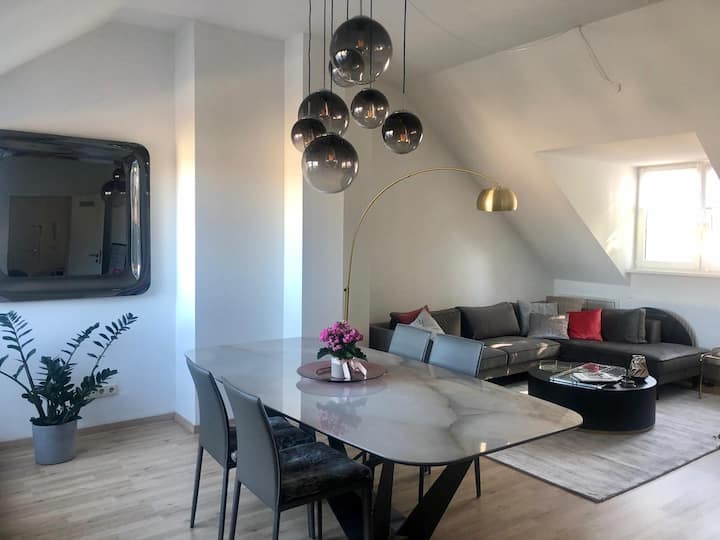 Urbane Wohnung Mit Alpenblick - Munich