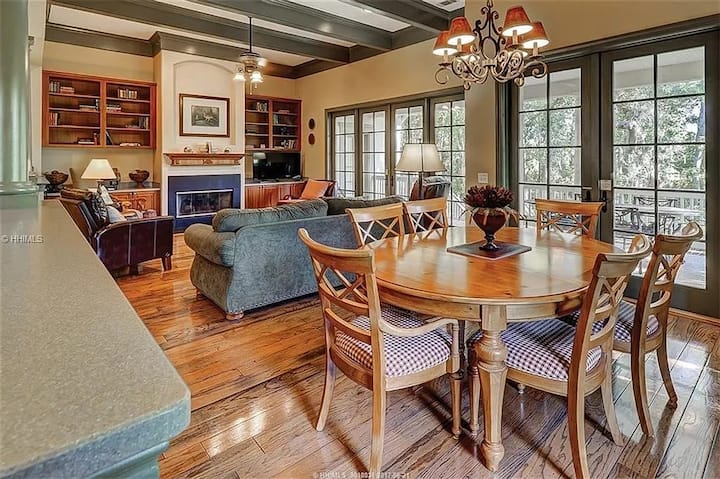 Golf Cottage 20 Mins From Beach Gated Community - Bluffton, SC