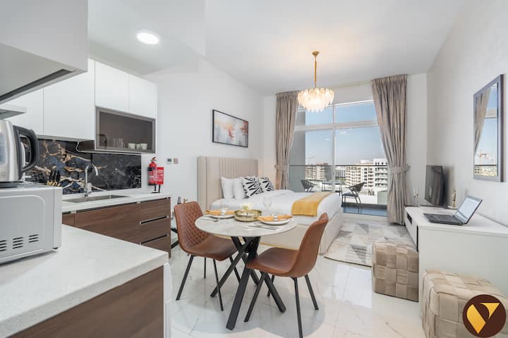 Vogue Jewelz Residence Miracle / Butterfly Garden - Dubai