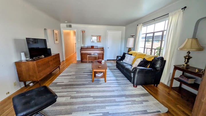 Charming Vintage Apartment - Santa Clara, CA