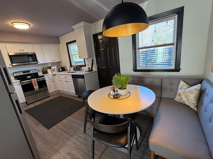 Coxe Avenue Residences Unit E - Charlotte, NC