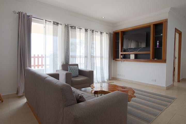 Beachfront 2-bed Home With Pool, Sekondi-takoradi - Ghana