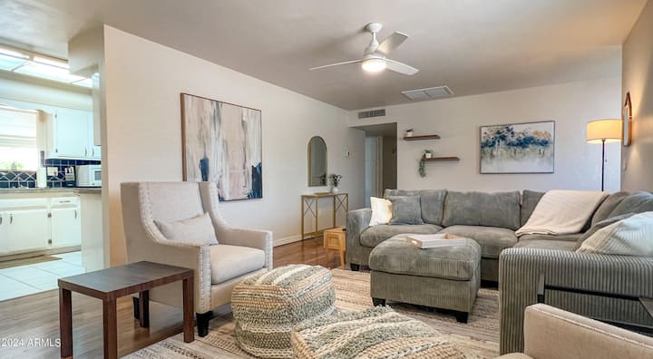 Sunrise & Golf Course On Coggins Dr In Sun City - Sun City