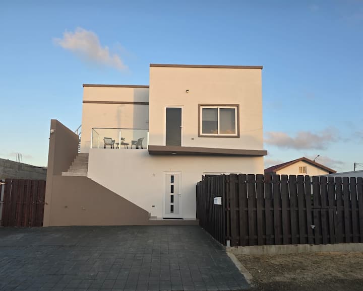 New, Cozy & Close To Everything - Aruba