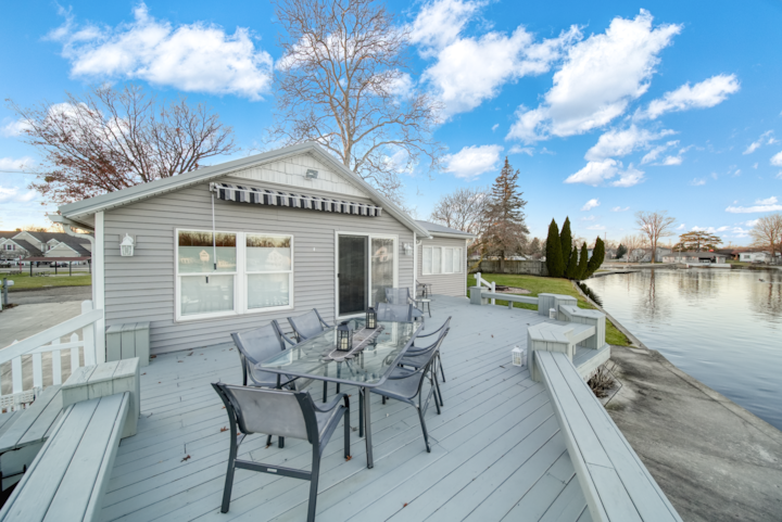Bennett Lakeside Home: Sleeps 8 - Waterloo State Recreation Area, Chelsea