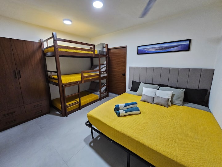 Remodeled 1-br Sleeps 7 Quiet Corpus Christi Area - Cozumel