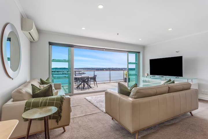 Qv Stays Luxe Waterfront Haven - Auckland