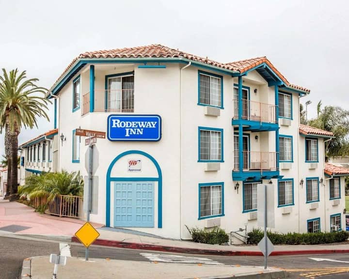 2 Queen Bed Smoking | Hotel Avenida - San Clemente - San Clemente, CA