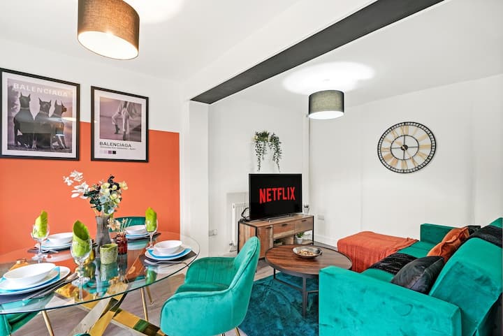 4 Bed House, Next To Derby Royal, Free Parking - Derby, UK