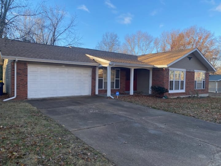 Beautiful Ranch In Florissant Mo - Alton, IL