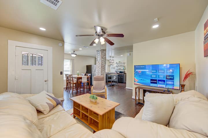 Adorable And Spacious Bungalow In Central Houston - Houston, TX