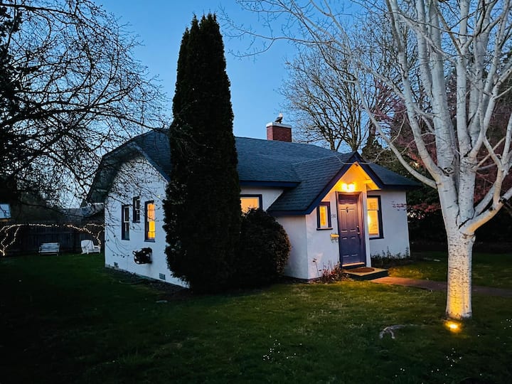 Cherry Tree House - Dallas, OR