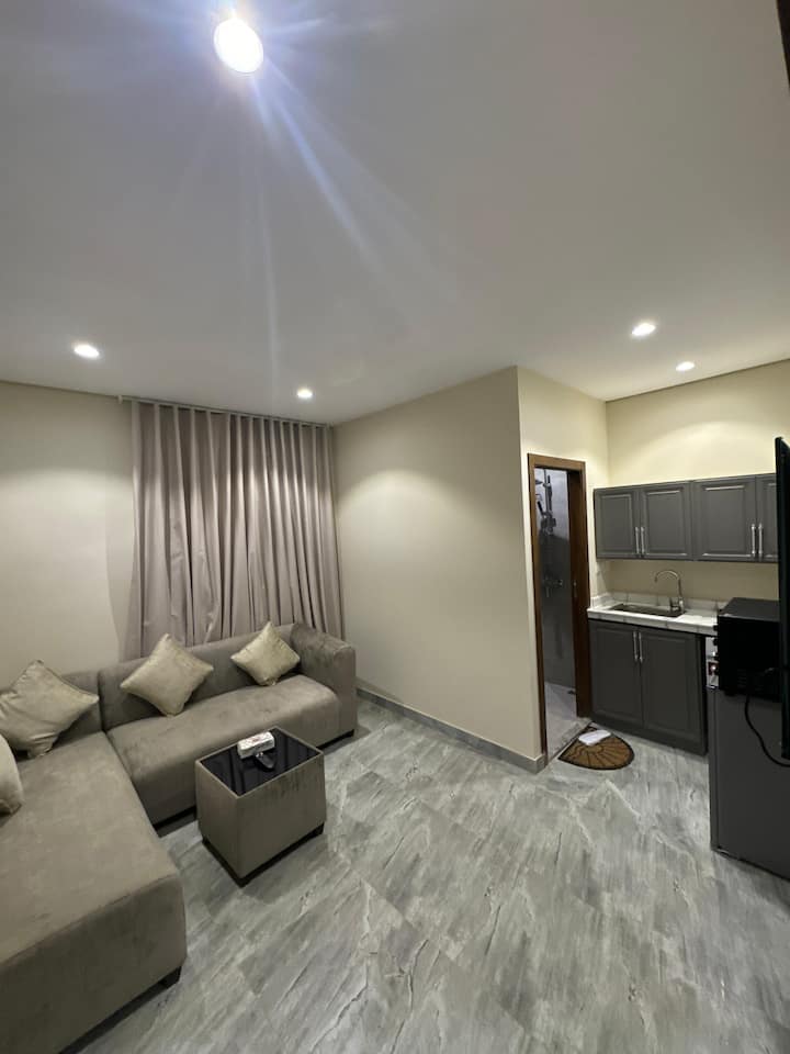 Excellent One-bedroom Apartment In Medina - Médine