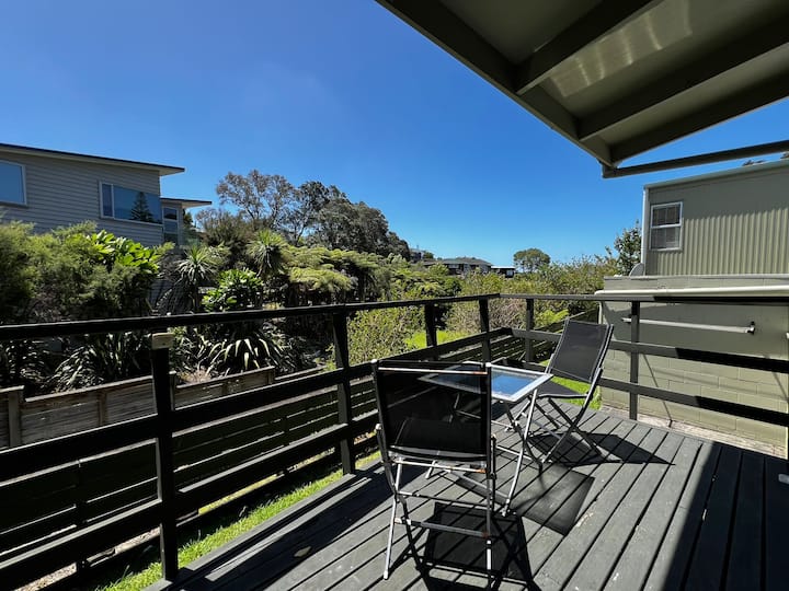 Architect's Retreat | Sea Views | Shelly Park - Waiheke Island