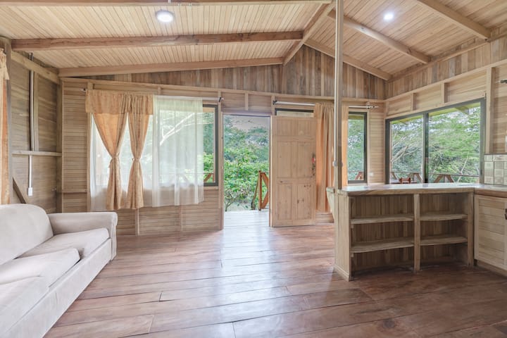 A/c / Pool / 7 Min From The Beach / Breakfast - Playa Blanca, Costa Rica