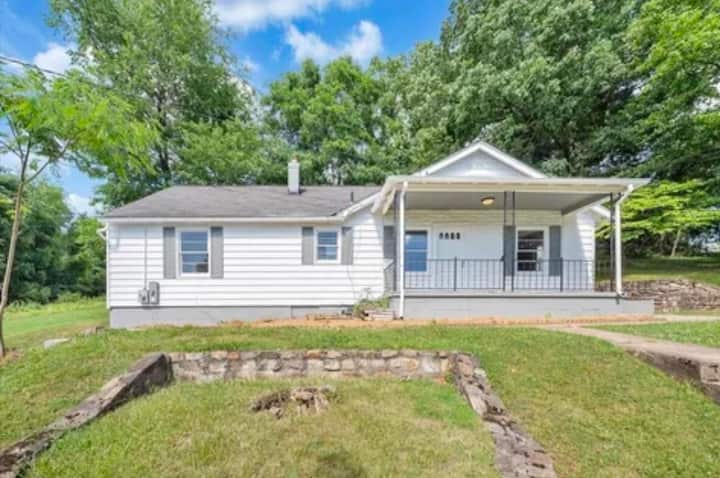 Cozy House In The City - Roanoke, VA