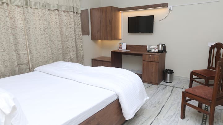 Exquisite House With Ac And 3 Pvt Bathrooms - Varanasi