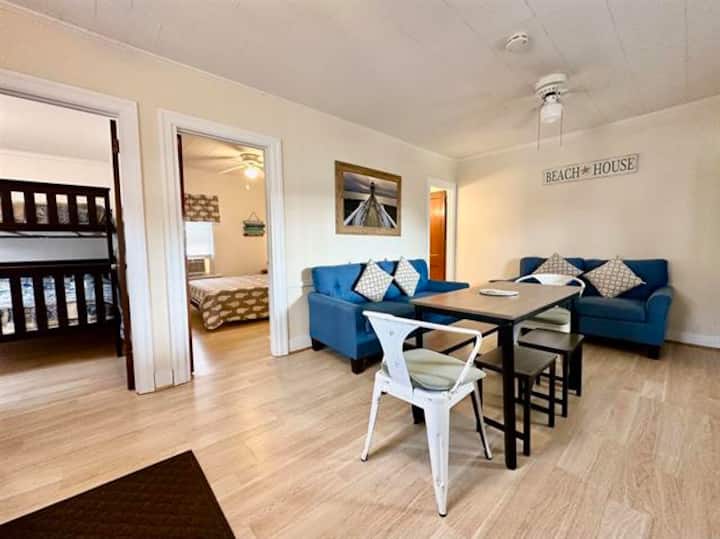 Wildwood 2nd Fl Apartment Walk To Beach, Boardwalk - Cape May, NJ
