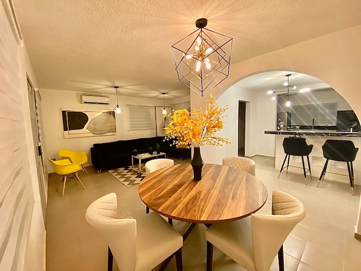 Spacious And Gorgeous House - Cancún