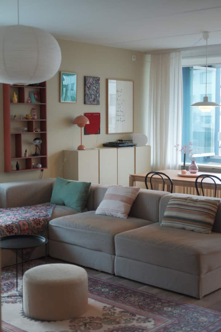 Cozy Family Friendly Apartment Close To Downtown - Reykjavík