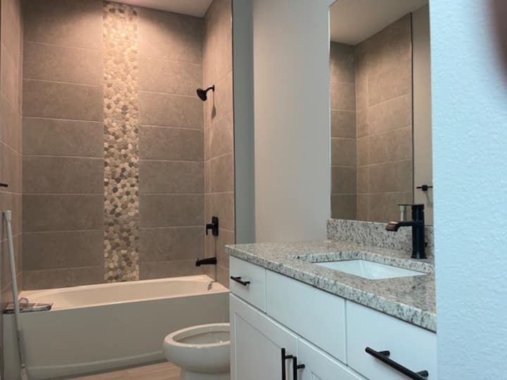 1 Room W Private Bath- New Build - Sarasota, FL