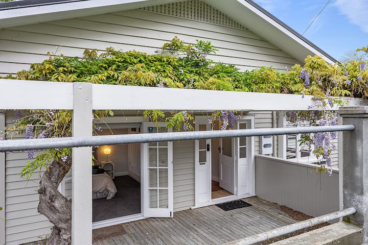 Charming Ellerslie Bungalow - Auckland