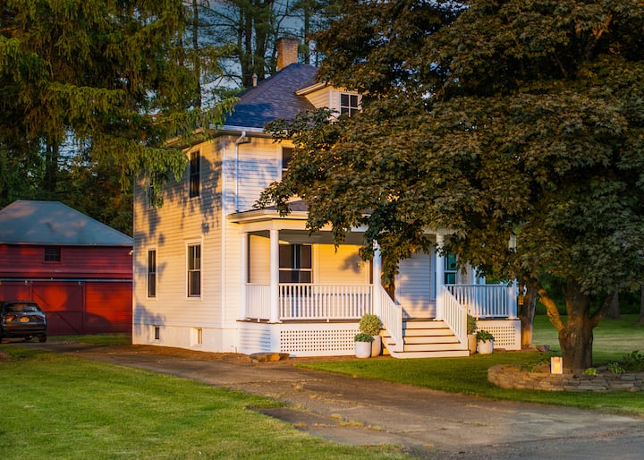 The 3 Acres House - Germantown, NY