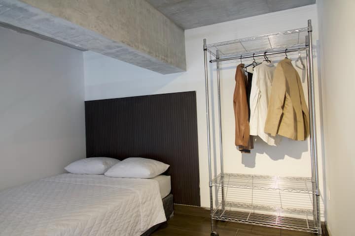 Oak 2/ Modern Urban Loft Zone 10 - Guatemala