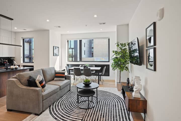 Penthouse | One Block From Convention Centre - Washington, D.C.