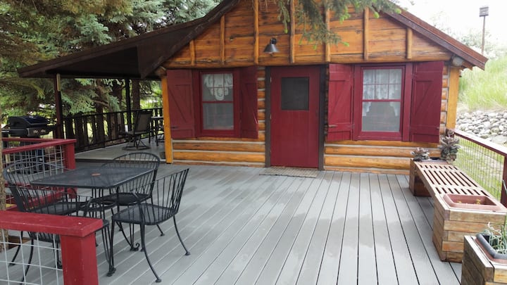 Crabapple Cabin - Emigrant, MT