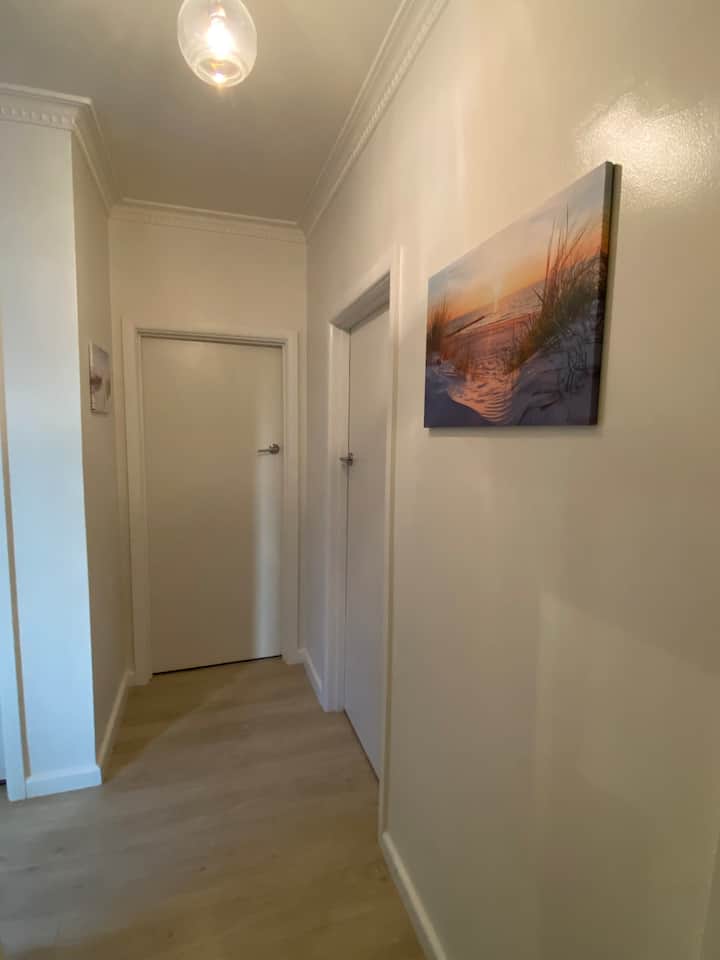 Cozy Three Bedroom In Newtown - Geelong