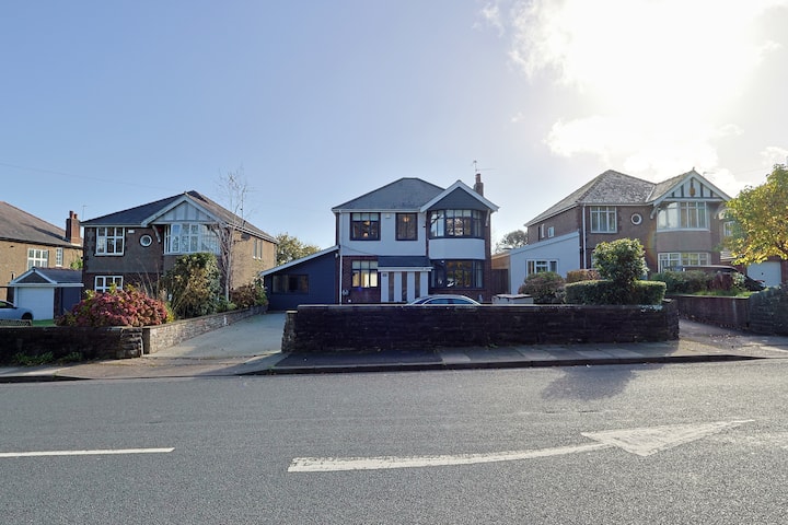 Nr Celtic Manor Retreat, Large 4 Bedroom - Usk