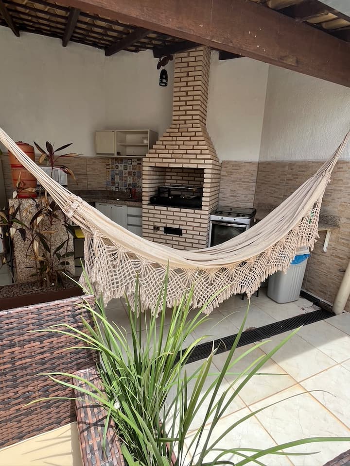 Casa Inteira Centro/garagem/segura/vila Planalto - Brasilia