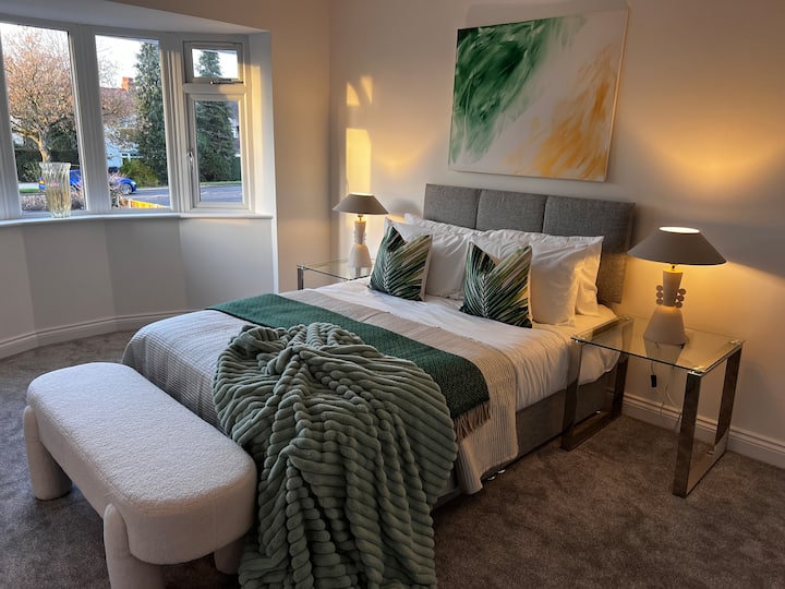 Upscale 5br Haven • Spacious & Serene - Hinckley