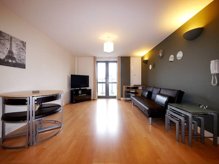 Private Room In Lovely Apartment - Leeds