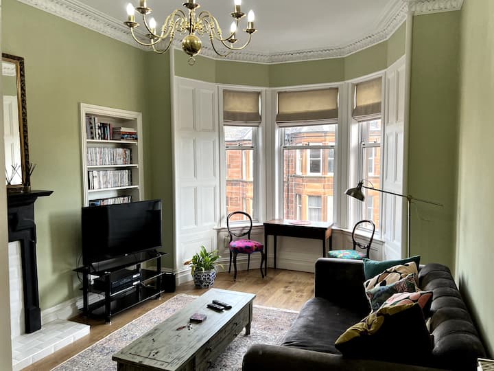 Central, Bright, 2-bed Apartment - Edinburgh